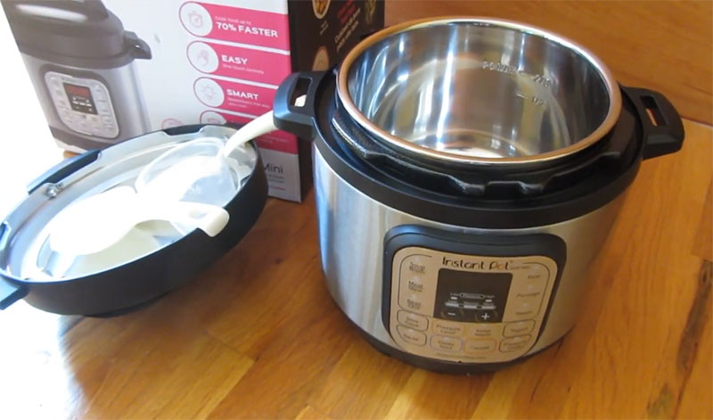 Cranberry Gin Fizz - Just Short of Crazy