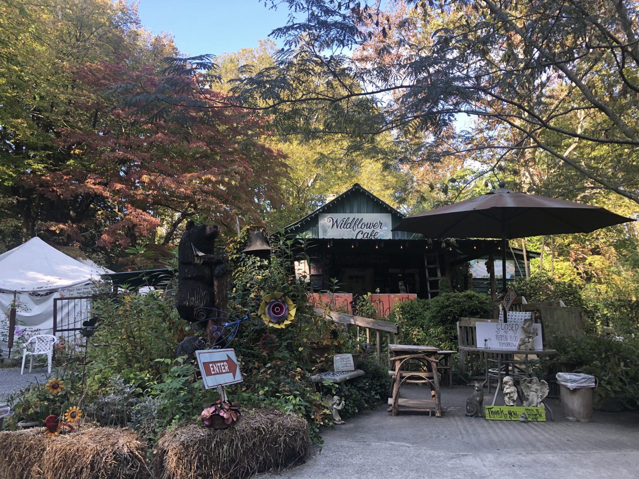 12 Of The Best Places to Eat and Foodie Trails To Take In North Alabama